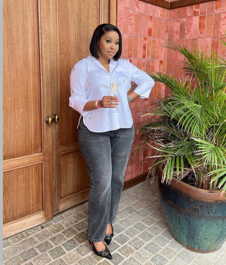 Weekend Chic 33 Stylish Outfits to Rock This Year (10) – Explore Trending