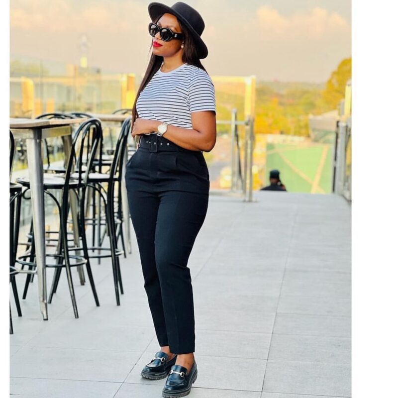 Weekend Chic 33 Stylish Outfits to Rock This Year (26) – Explore Trending