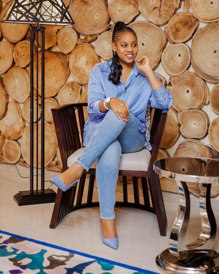 Denim done right! These chic and versatile jeans outfits are perfect ...